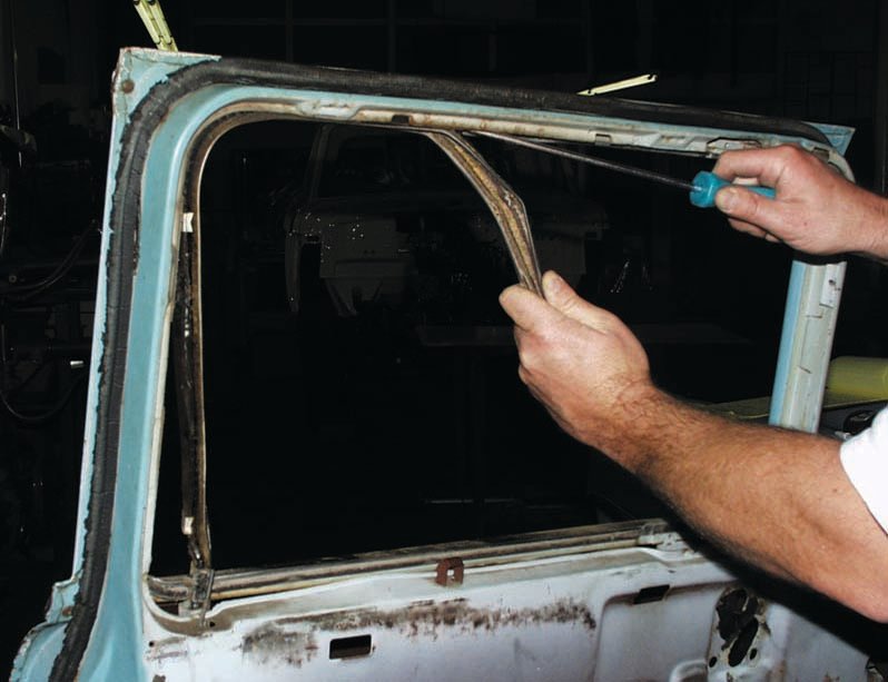 Τσιμούχα παραθύρου για όλα τα παλαιά αυτοκίνητα 15mm - AutoGlass expert